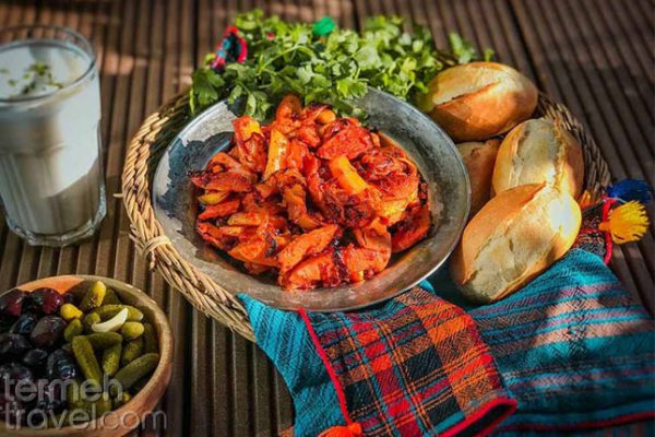 Sosis Bandari: Delicious Iranian Sausage Sandwich - Termeh Travel Blog